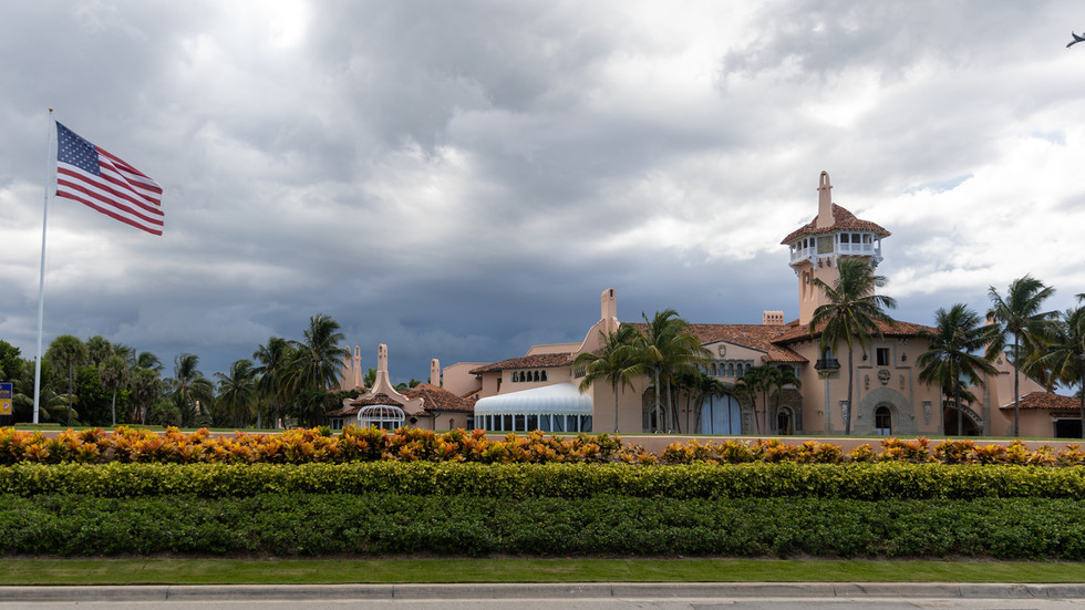 Court reveals what FBI took from Mar-a-Lago — RT World News