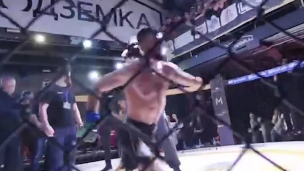 One-armed MMA fighter launches ‘Khabib-style’ crowd attack (VIDEO) — RT ...