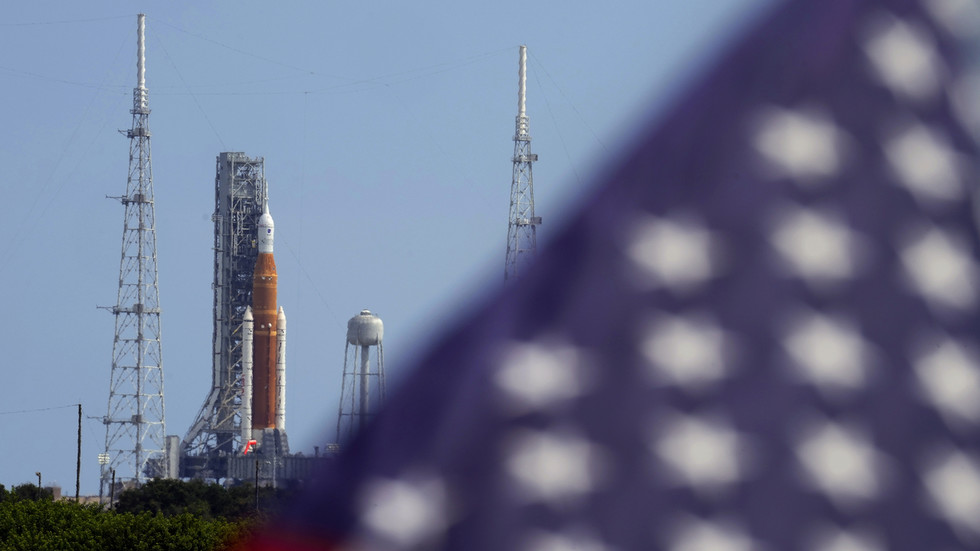 NASA reveals what’s next for troubled moon rocket — RT World News