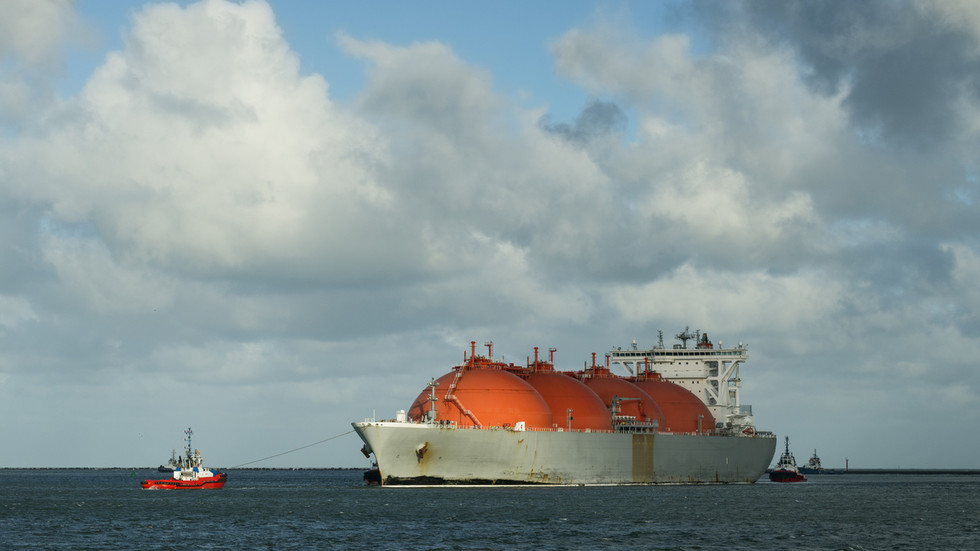 EU suggests price cap on US LNG — RT Business News