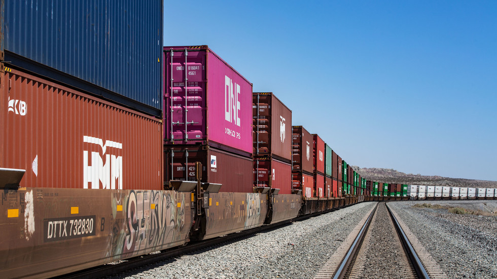 US rail strike plans threaten further business disruptions — RT ...