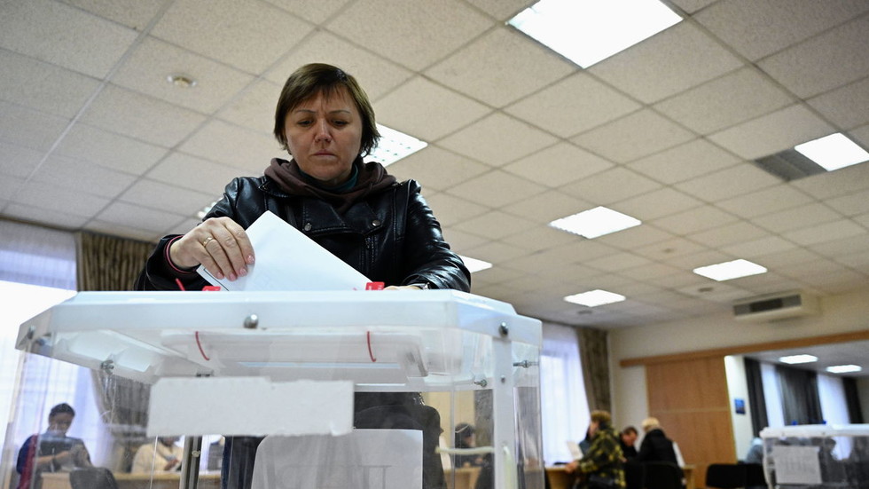 Donbass republic estimates timing of referendum results — RT Russia ...