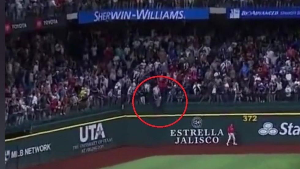 Baseball fan fails in desperate bid to snatch ‘$2 million home-run ball ...