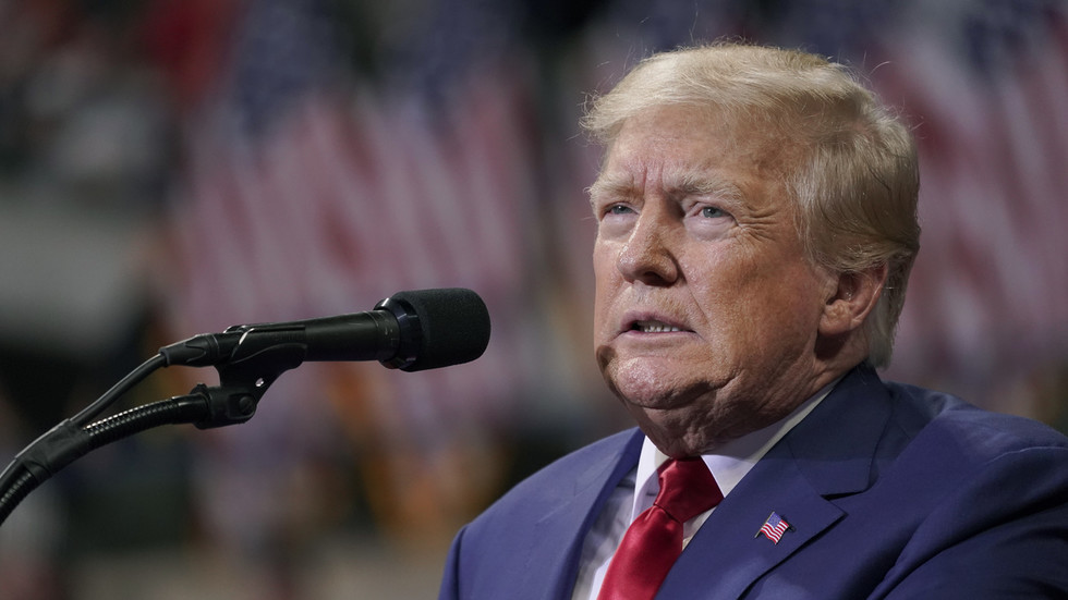 Trump may have more classified docs – NYT — RT World News