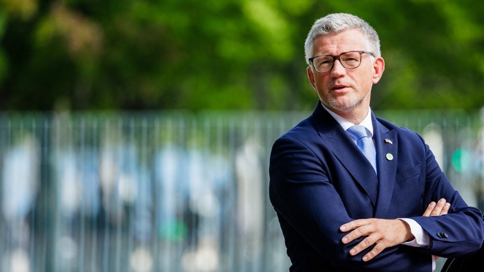 Notorious Ukrainian diplomat lashes out after uncomfortable question ...