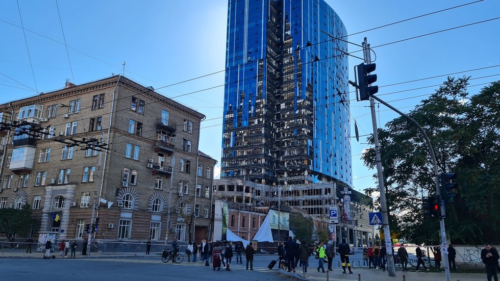 Abandoned German consulate hit during strikes on Ukraine – Berlin — RT ...