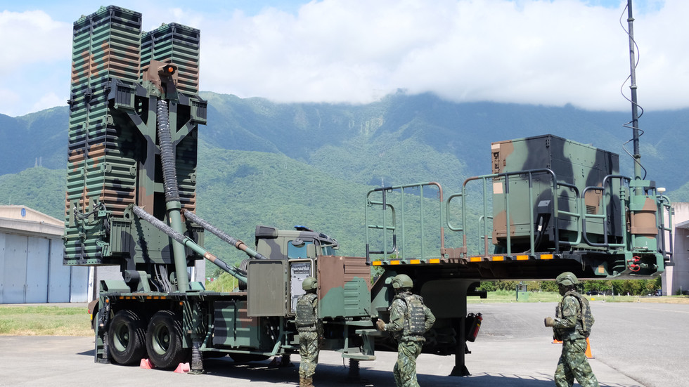 Taiwan clarifies ‘first strike’ definition — RT World News