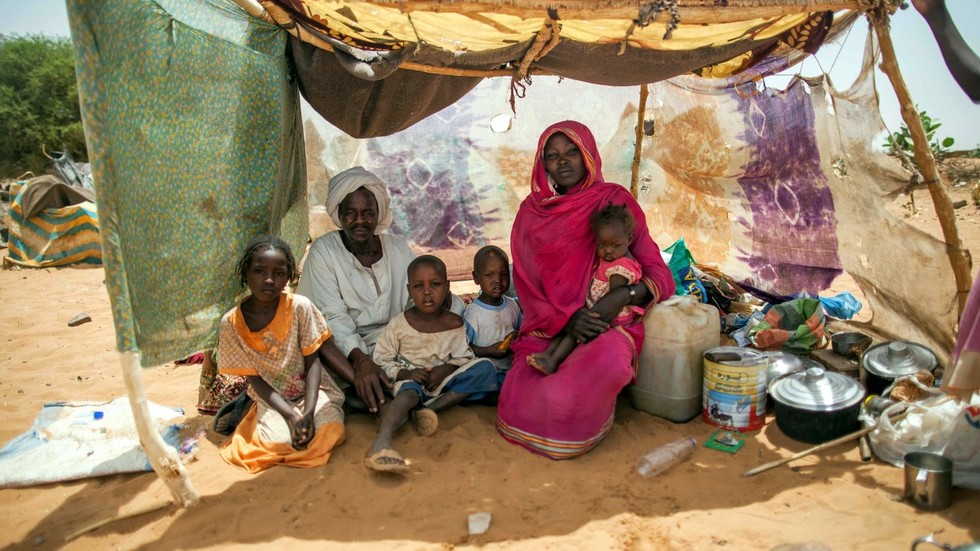 Charity raises alarm over child deaths in war-torn African nation — RT ...