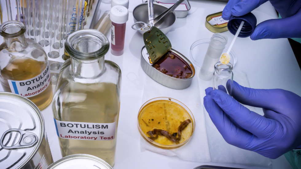Major botulism outbreak leaves 30 Muscovites in intensive care — RT ...