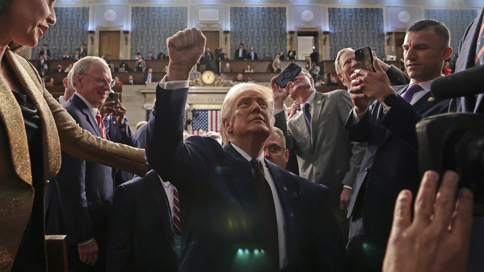 Trump is building his US utopia on a paradox — RT World News