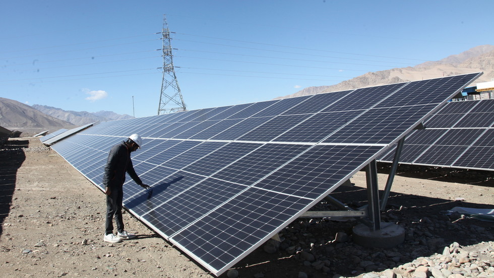 India aiming to become net energy exporter by 2030 – minister — RT India