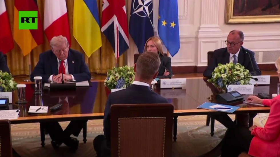 Trump shrugs off ceasefire demand — RT World News