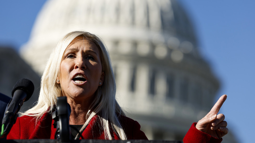 US lawmaker moves to block Ukraine aid — RT World News