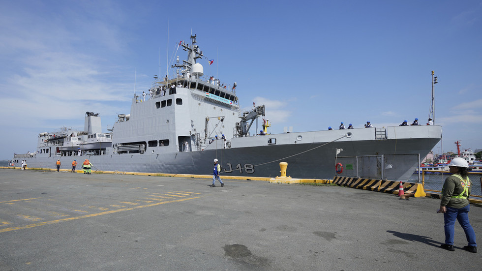 Indian Navy begins largest-ever shipbuilding initiative – media — RT India