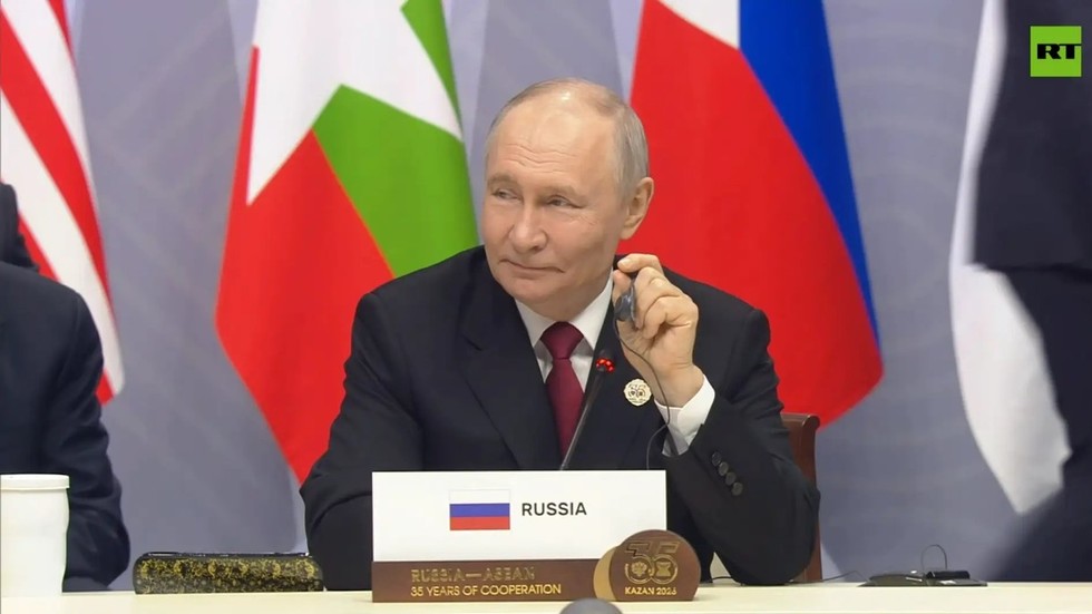 Putin and Philippines President Ferdinand Marcos make joint statement ...