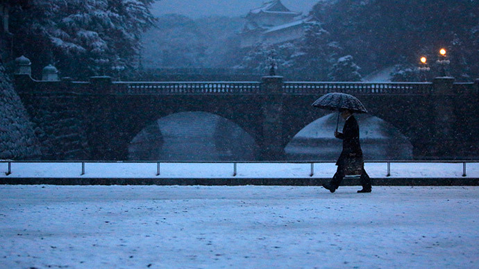 Record snowfall in Japan kills 12, disrupts power and transport — RT ...