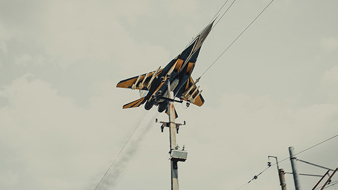 Maverick MiGs? Ukraine jets give low fly-by to defiant cities — RT ...