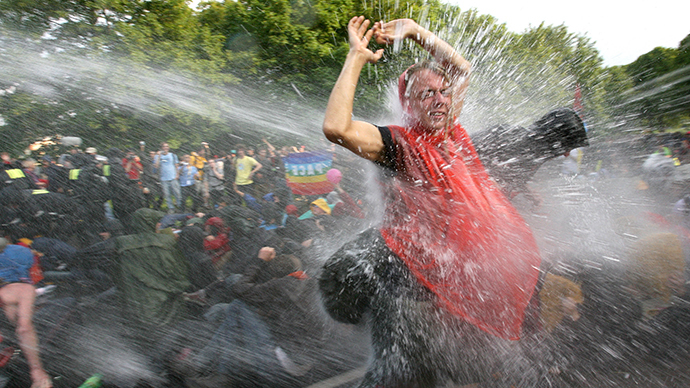 3 second-hand water cannons coming to London next week — RT UK News