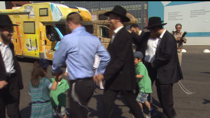 'Mitzvah tanks' set off to Crimea in Jewish expedition across Russia ...
