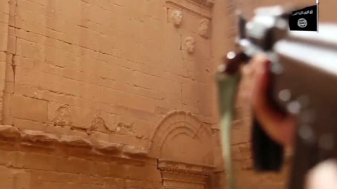 Jihadists smash Iraq’s 2,000-year-old statues to dust in new ISIS video ...