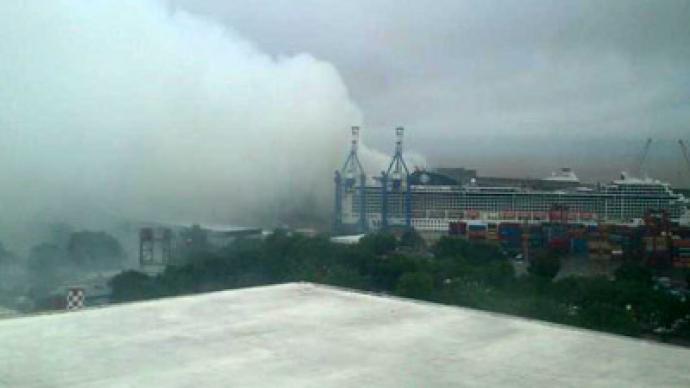 Toxic scare: Yellow smog blankets Buenos Aires after chemical container ...