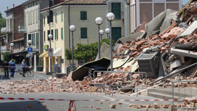Second powerful earthquake strikes Italy - at least 17 dead — RT World News