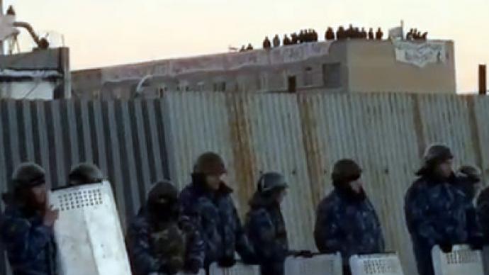 Several injured as police suppress Russian prison riot — RT World News
