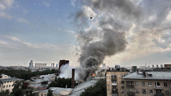 Fire engulfs Moscow Military Academy (VIDEO) — RT World News