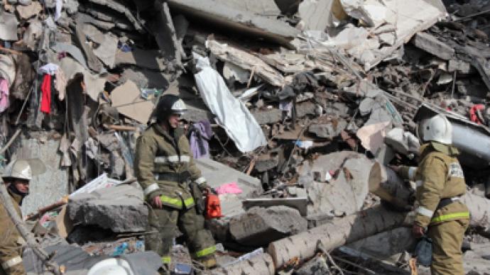 Apartment block collapse: Death toll rises to 10 — RT World News