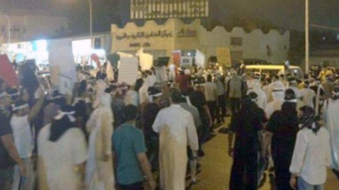 Saudi riot police fire live rounds on Shiite protesters in Qatif ...
