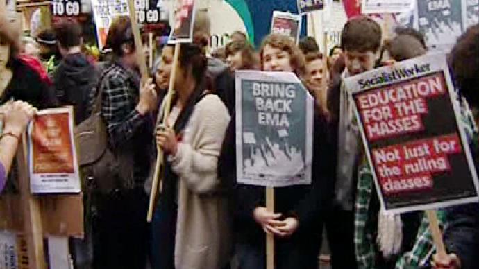‘It's a Revolt!' Students march in London — RT World News