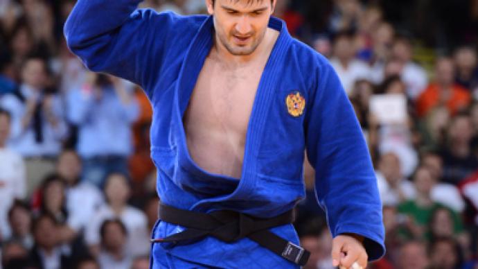Third Russian gold in judo as Putin watches — RT Sport News
