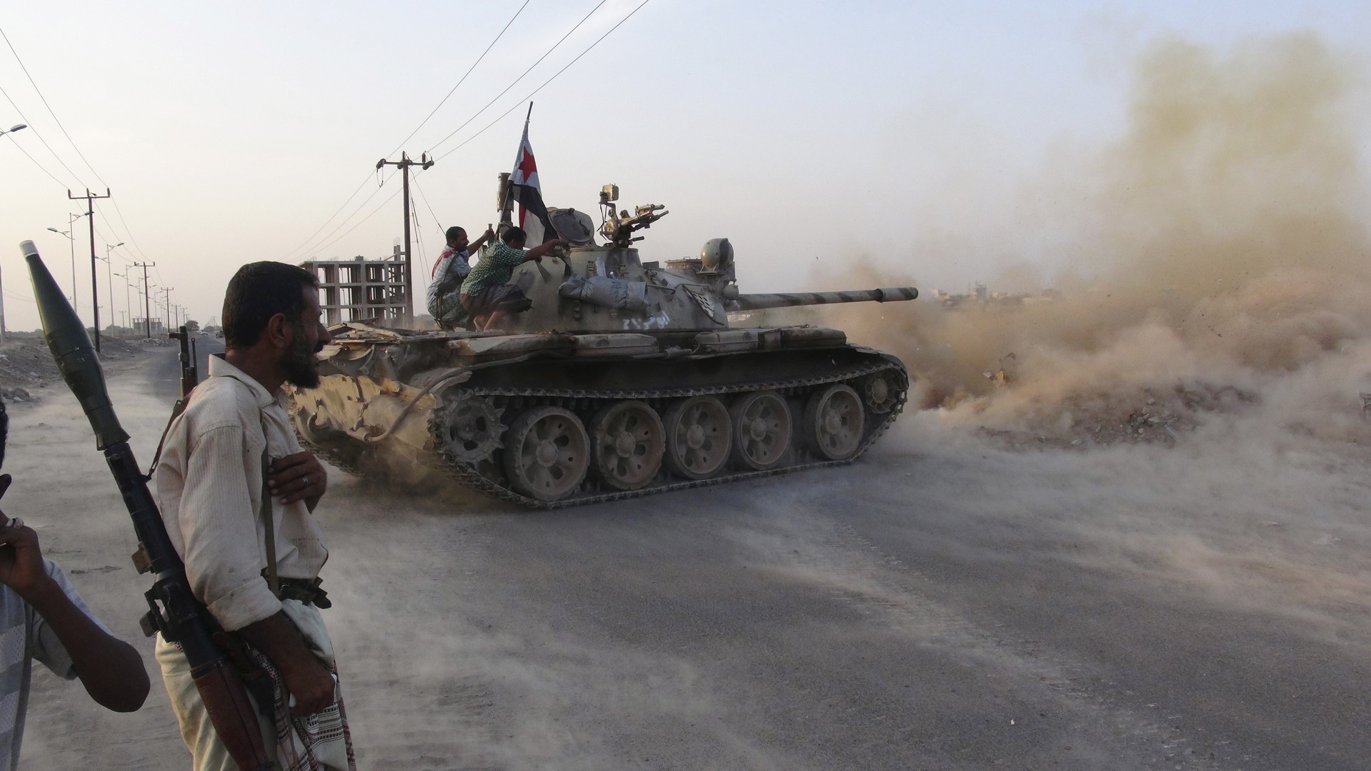 Au moins 20 unités de la coalition arabe débarquent à Aden — RT en français