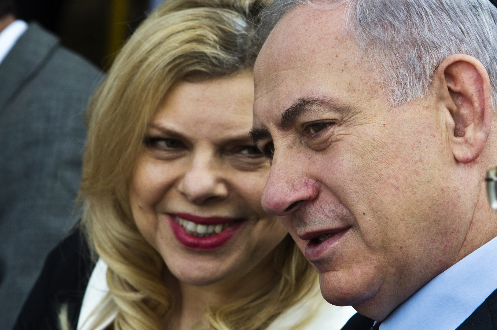 Israël : une enquête vise les comptes du couple Netanyahu — RT en français