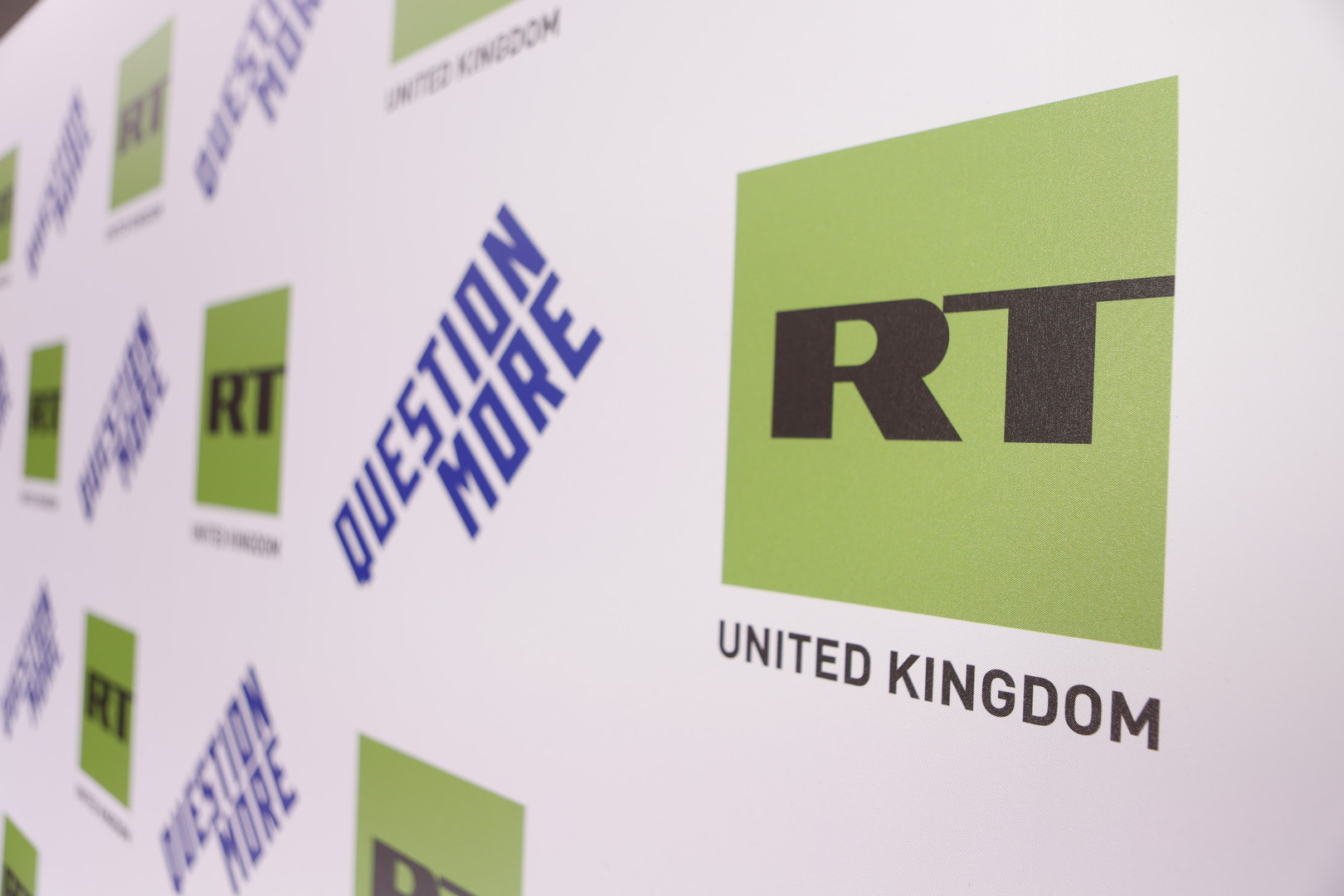 Banques britanniques contre RT : «La popularité de RT pose un grand ...