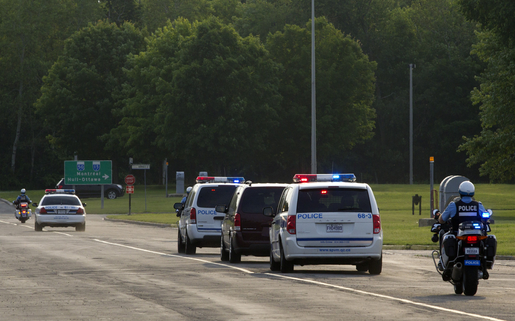 Un journaliste canadien mis sur écoute et suivi par la police — RT en ...