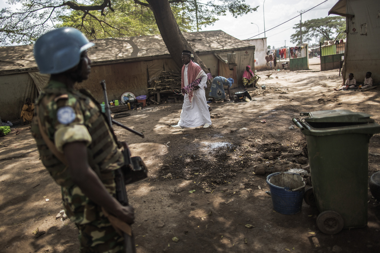 Violences en Centrafrique : l'ONU demande l'envoi de 900 Casques bleus ...