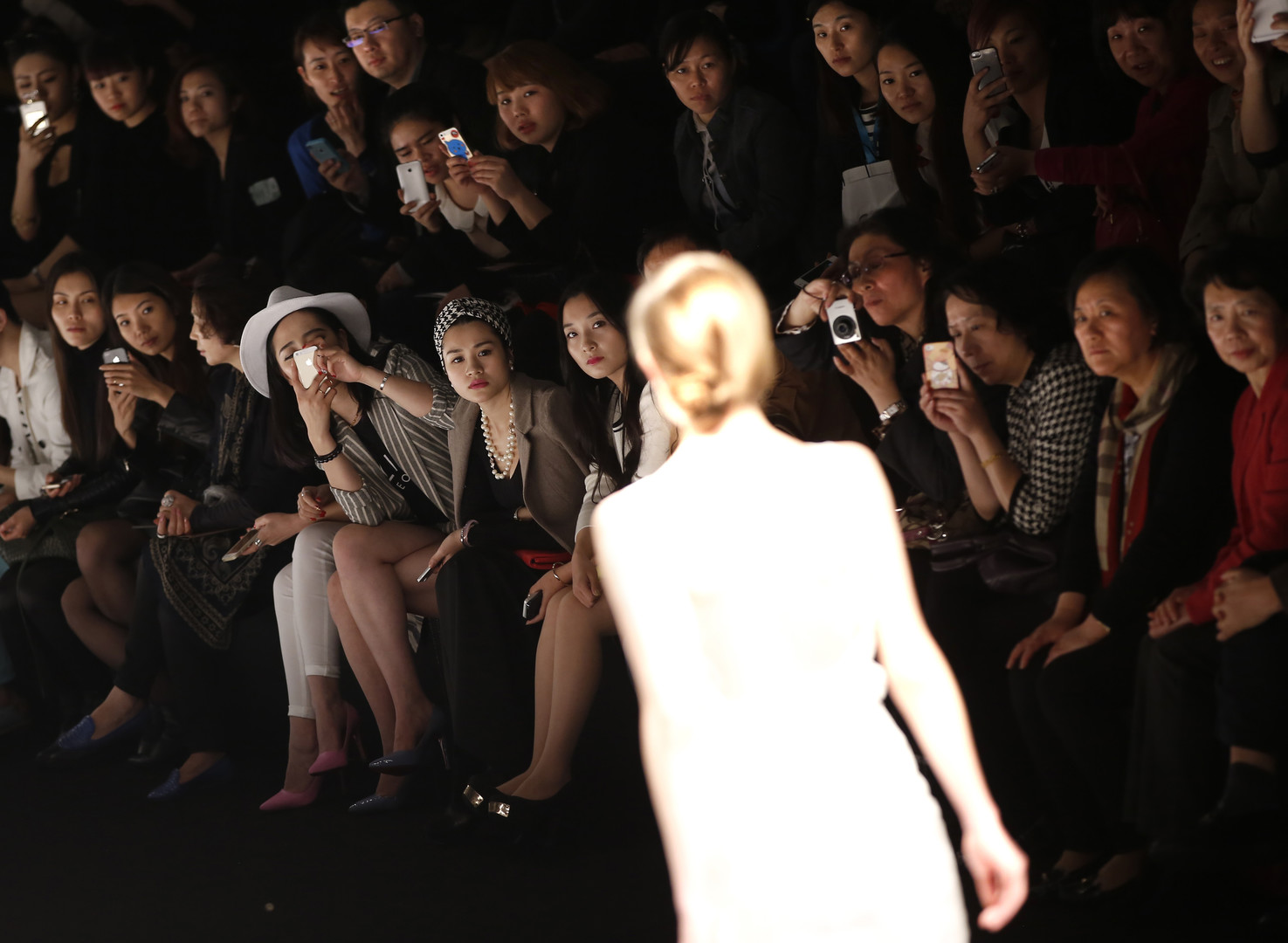 Le décès d'un mannequin russe de 14 ans en Chine choque la Russie — RT ...