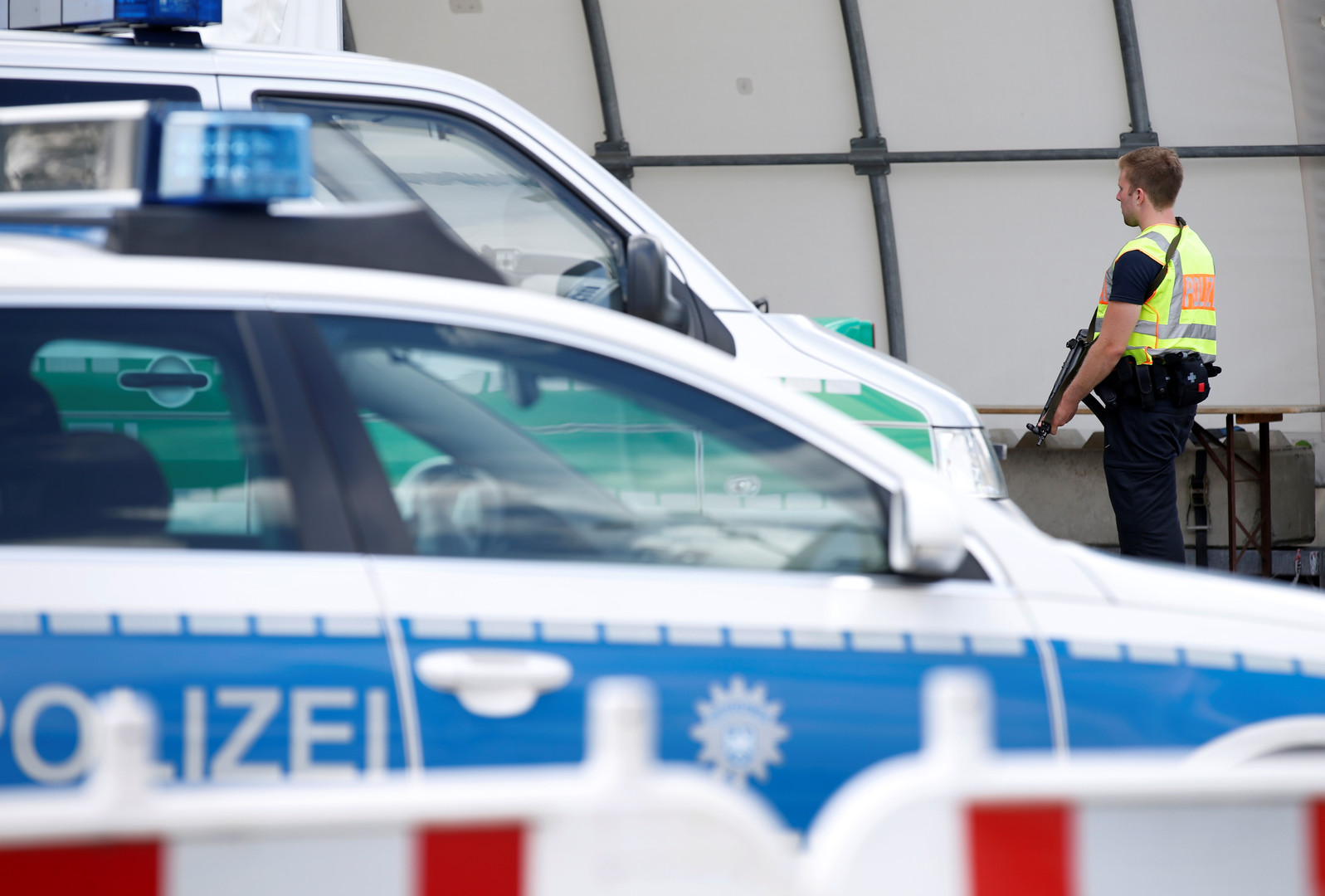 Allemagne Une Attaque Au Couteau Fait Plusieurs Blessés à Lübeck — Rt