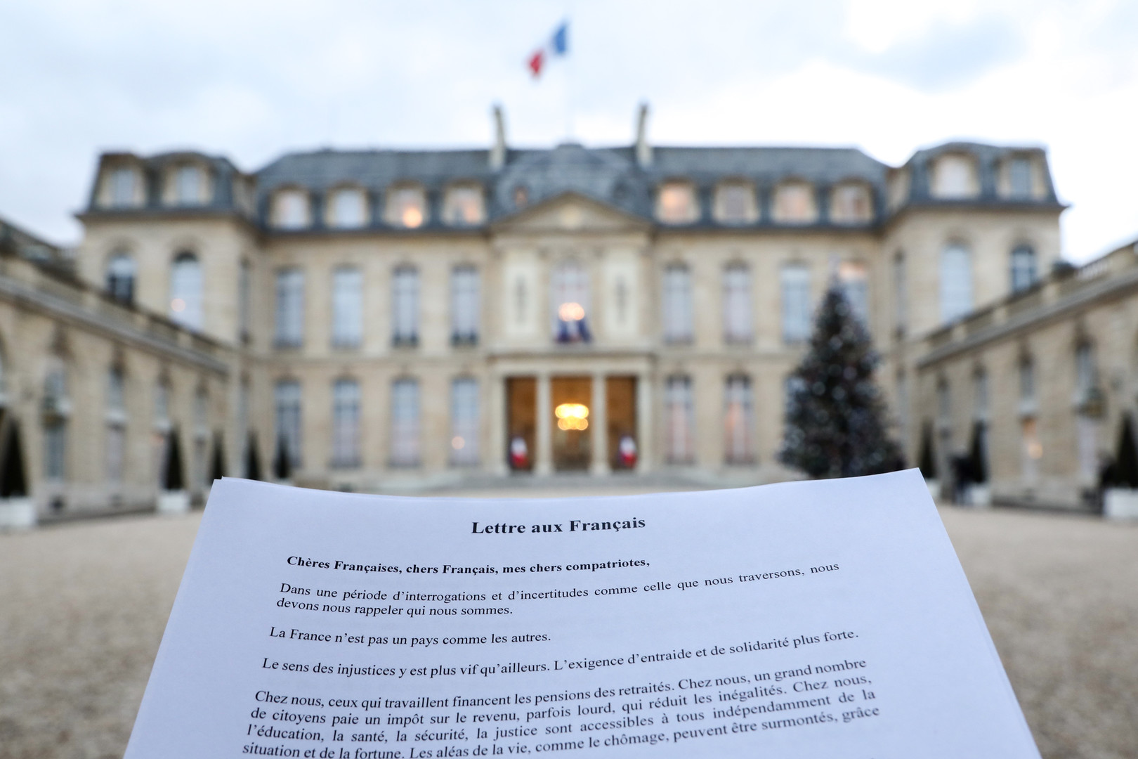 La lettre d'Emmanuel Macron aux Français pourrait coûter plusieurs ...