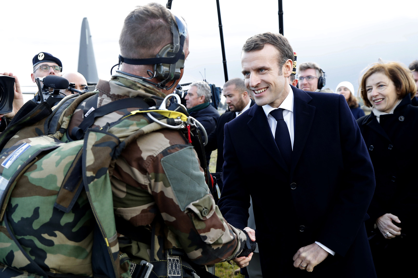 Emmanuel Macron présente ses vœux aux armées à Toulouse (VIDEO) — RT en ...