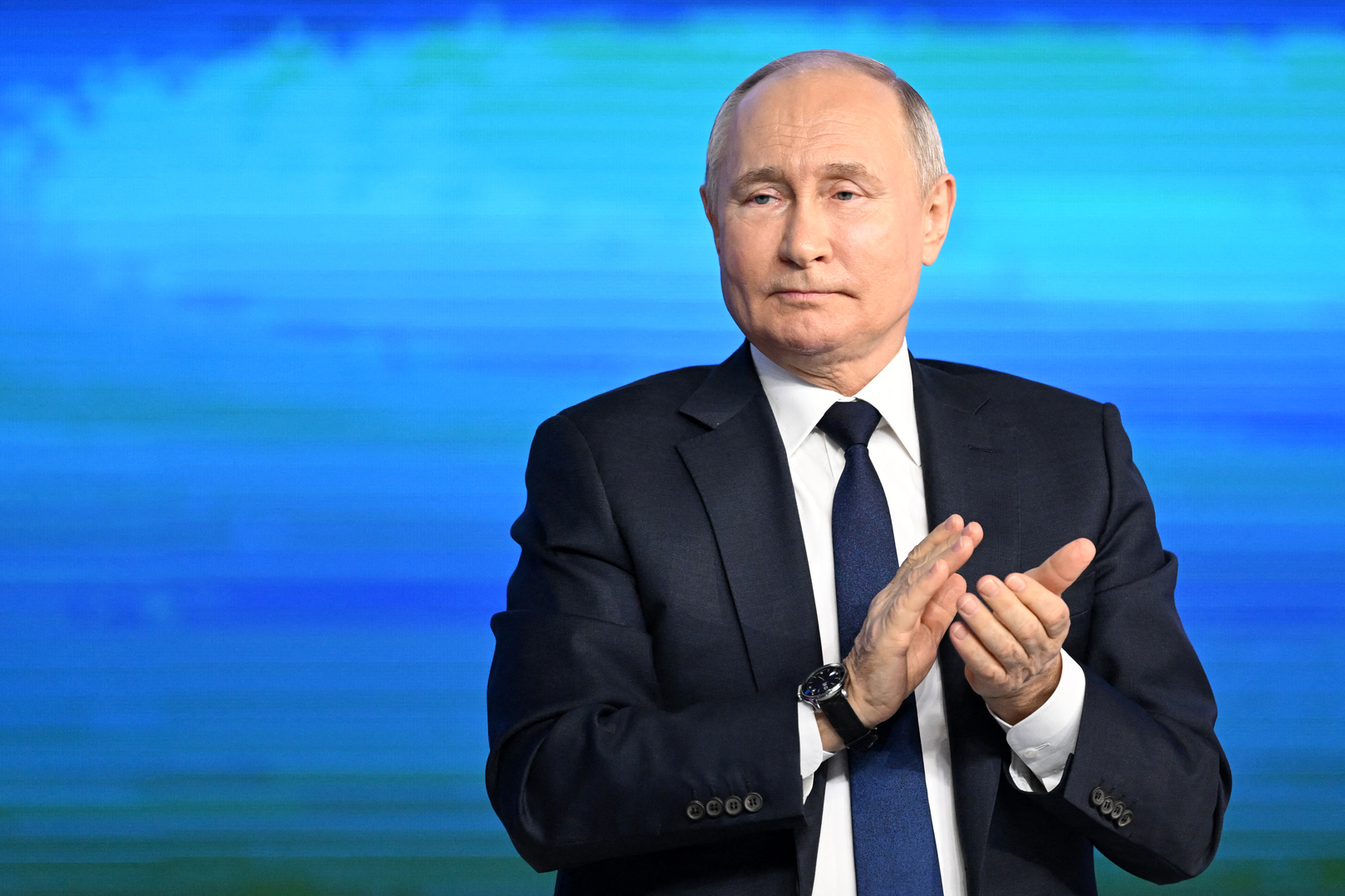 Poutine participe au deuxième congrès du Mouvement russe des enfants et ...