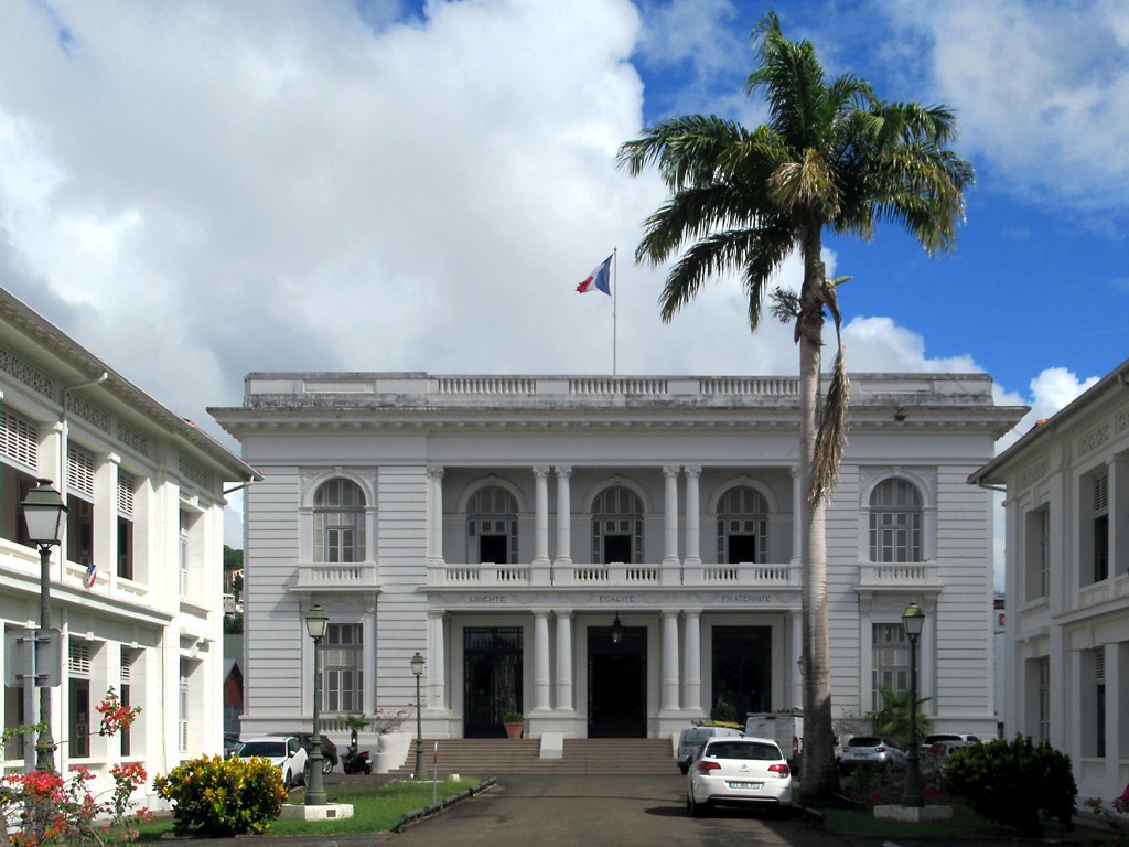 Martinique : la préfecture annonce la signature d'un accord pour ...