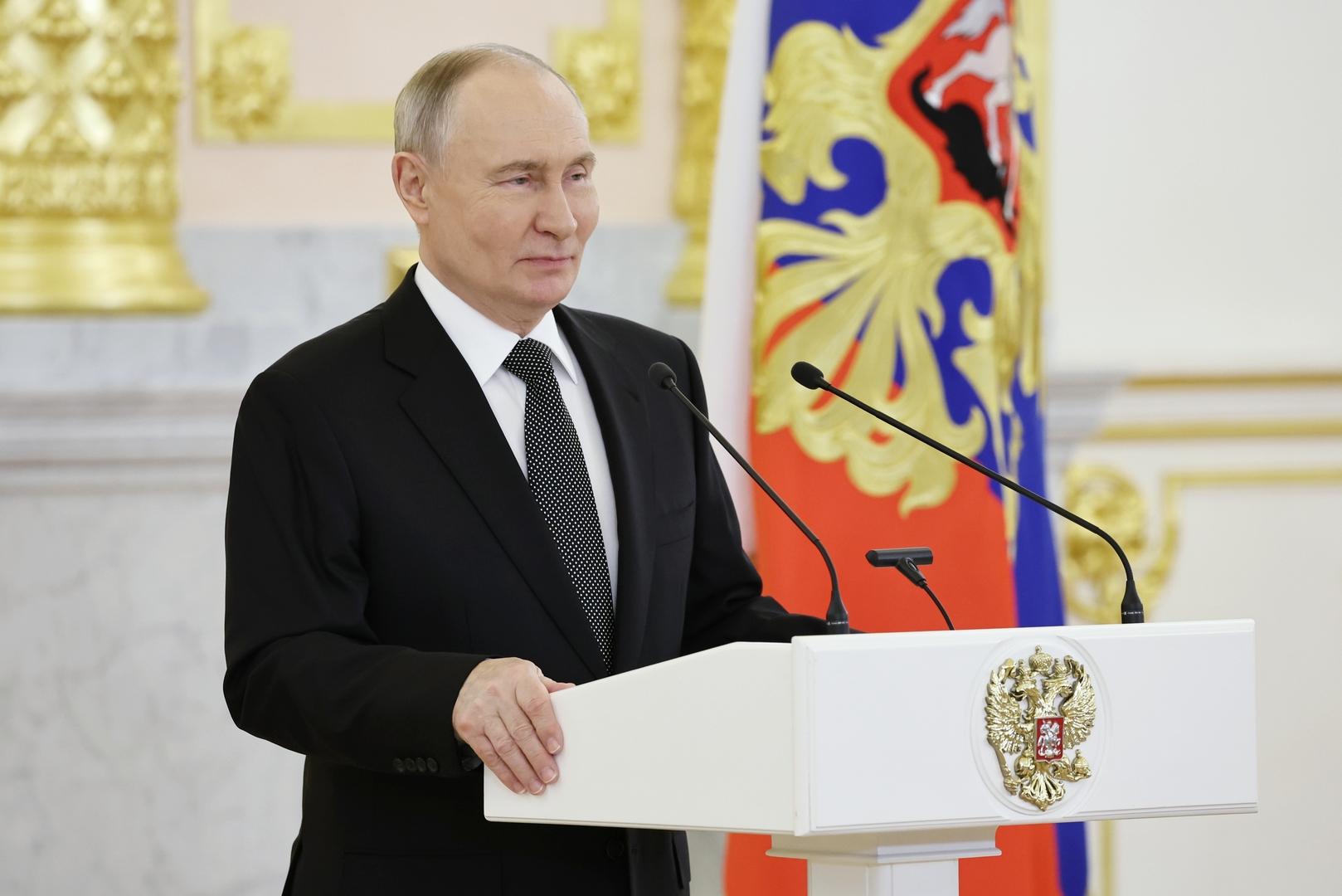 Vladimir Poutine tient une conférence de presse de fin d'année — RT en ...