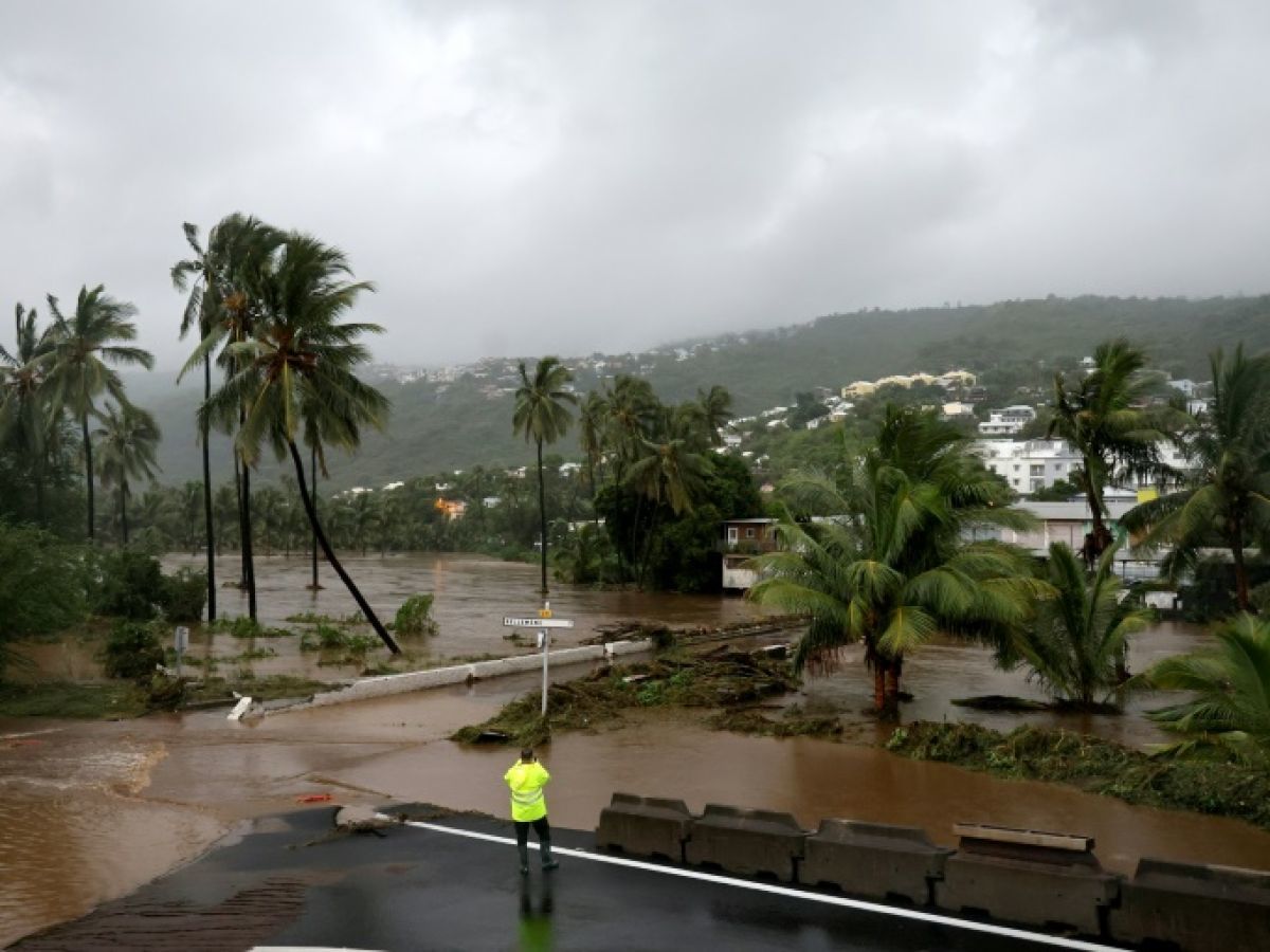 Garance, le cyclone le plus coûteux de l’histoire de La Réunion — RT en ...