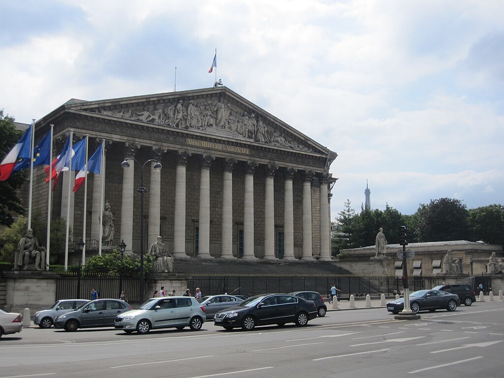 Adoption surprise de la loi de simplification : un texte controversé ...