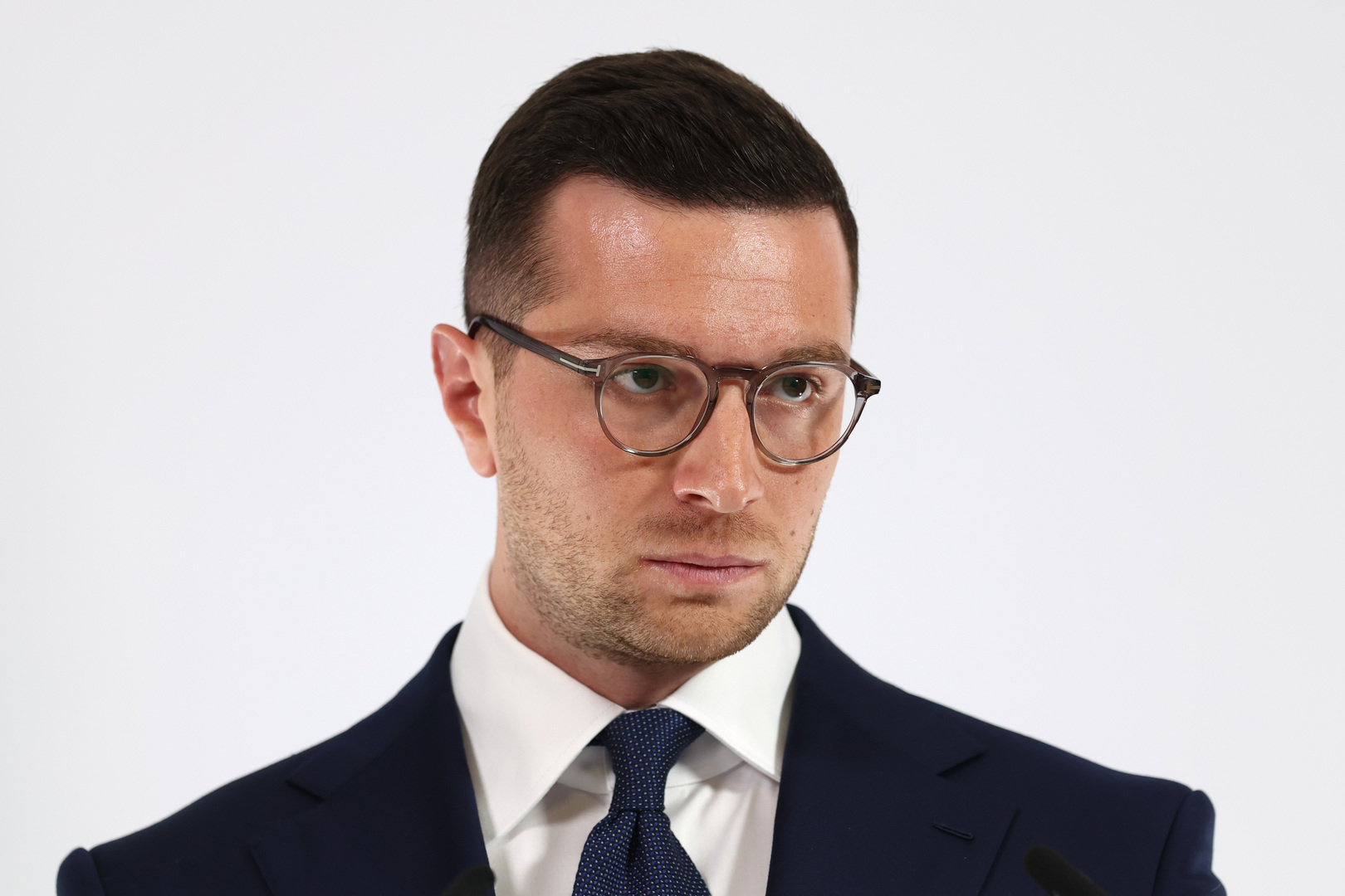 Bardella prône une France puissante dans un monde de rapports de force ...