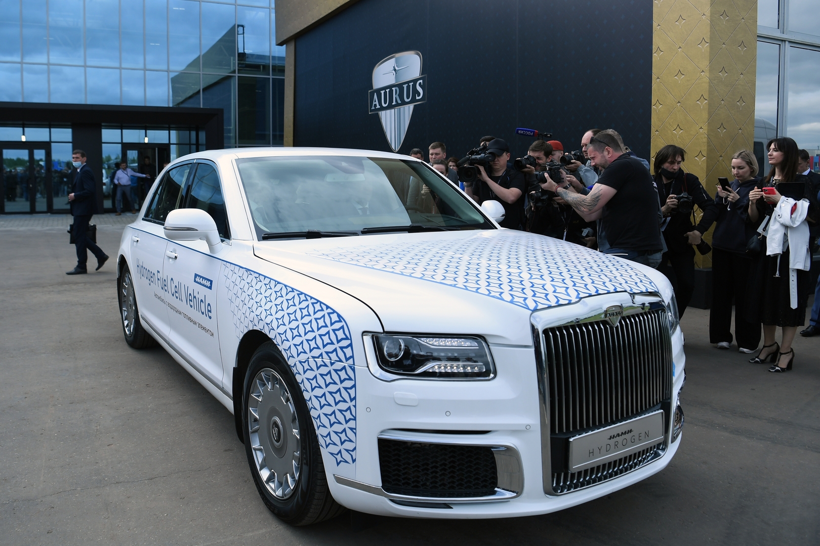 قراء يابانيون حول سيارة "Aurus" الروسية: إنها سيارة جدية - RT Arabic