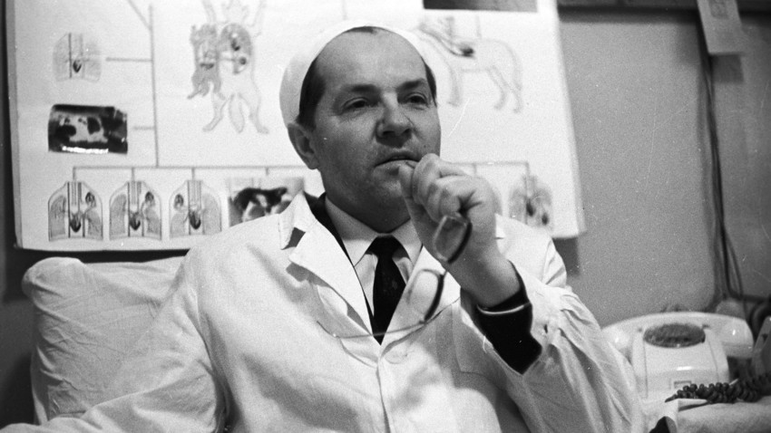 A dog with two heads: How a Soviet doctor pioneered organ ...