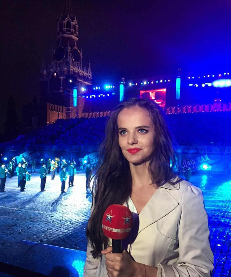 Russia, la nuova portavoce ruba la scena al Ministro della Difesa ...